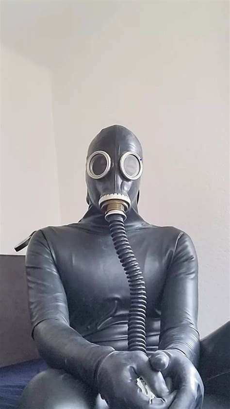 Gummiwichser In Zwei Anzügen Pentyl Xhamster