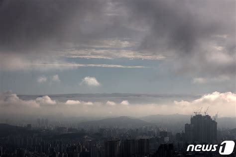 먹구름 사이 파란 하늘 네이트뉴스