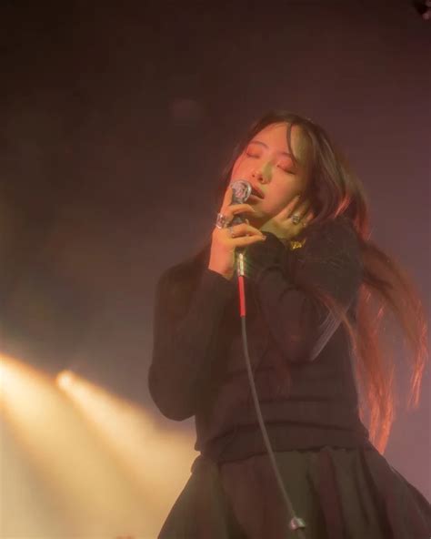 Sarah Kinsley Announces Us Tour Rezonatz