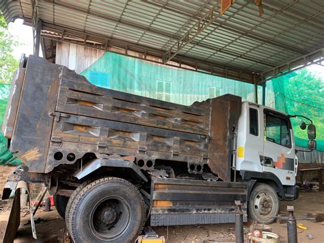 កូនខ្មែរលក់ឡានបែន Added A New Photo កូនខ្មែរលក់ឡានបែន