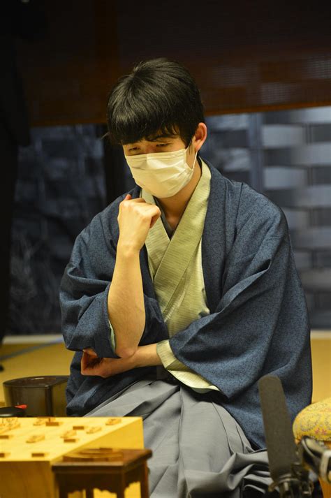 東とは何か 知識の書庫