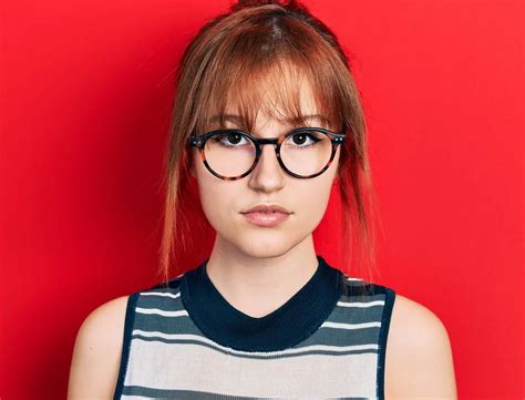 17 Hottest Bangs Hairstyles For Oval Faces With Glasses