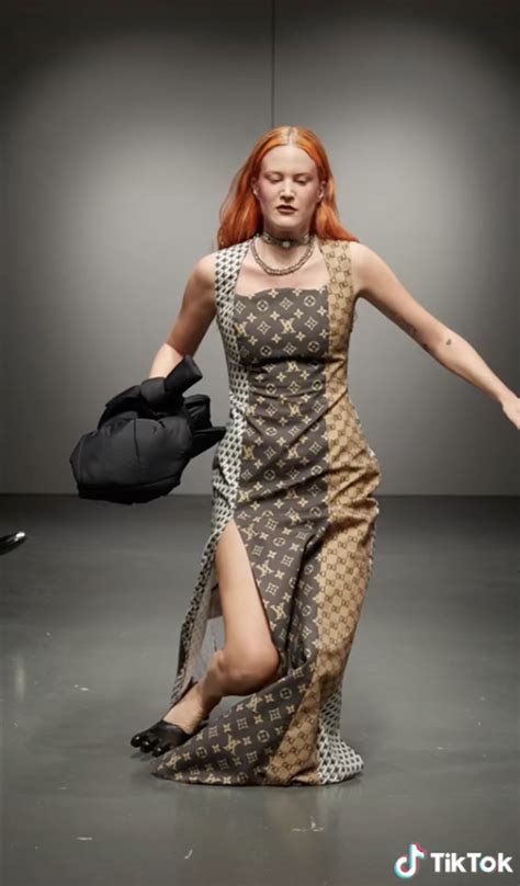 Every Model Fell On The Runway At Milan Fashion Week Show Fashnfly