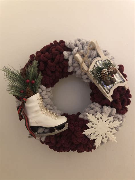 Loop Yarn Wreath Yarn Wreath Wreath Crafts Wreaths