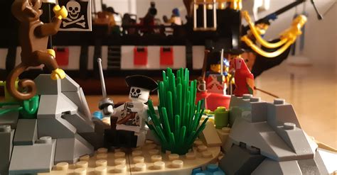 Official New Skeleton Pirate Build A Minifigure The Ultimate Lego Pirate Resource