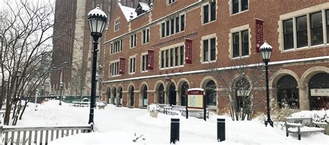 Heavy Snowfall Blankets Campus The University Of Chicago Facilities