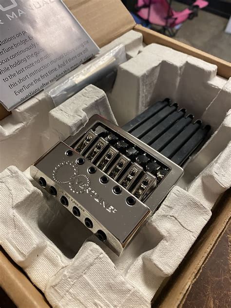 Evertune F Model 6 String Nickel Reverb