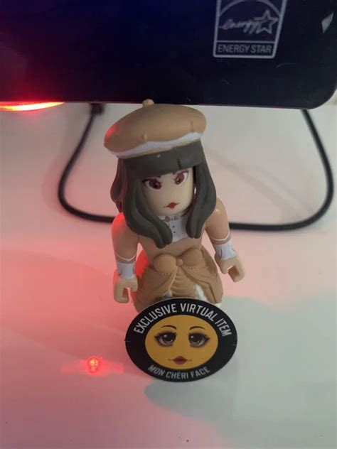 ROBLOX CELEBRITY SERIES Mon Cheri Face CODE ONLY SENT SAME DAY PicClick UK