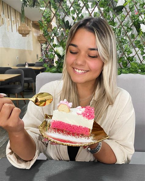 🌸 Cheesecake Pinkvelvet 🌸 • 0 Bentos Beach Garden