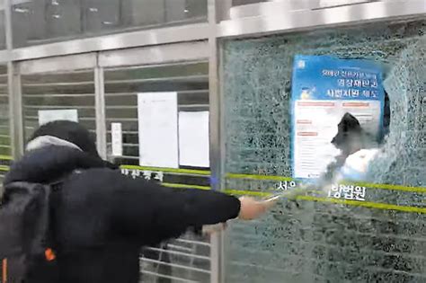 대규모 법원 습격 민주화 이후 처음… “법치주의에 대한 중대 도전”