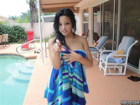Abella Anderson Pictures Hotness Rating Unrated
