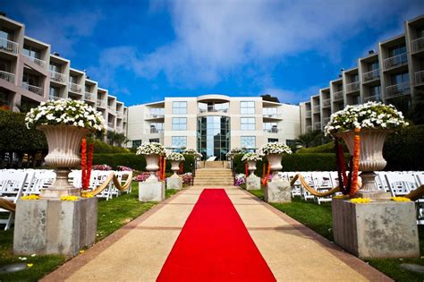 Hilton La Jolla Torrey Pines Venue La Jolla Ca Weddingwire