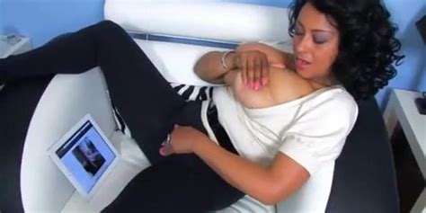 Donna Ambrose Ipad Masturbating Tnaflix Com