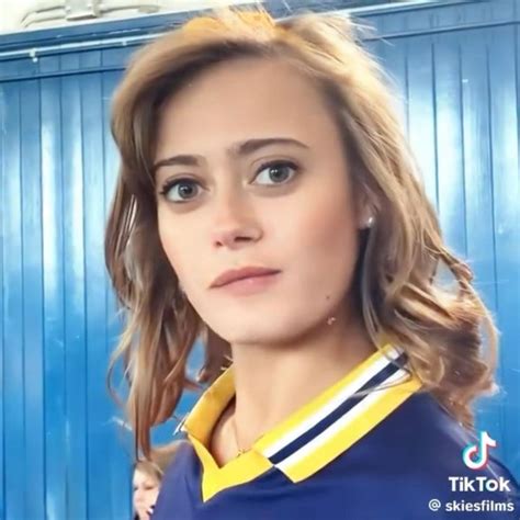 Jackie Taylor Ella Purnell Yellowjackets Edit Hunger Games Books
