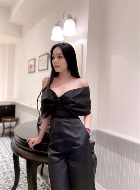 កំពូលតារាស្រីរមទម្យ ទោះកាលៈទេសៈណាក៏ សុខ ស្រីនាង មិនខ្ចីស្លៀកស៊ិចស៊ី