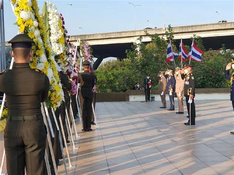 ทหาร ตำรวจ ร่วมพิธีวัน กองทัพไทย พร้อมสวนสนามปฏิญาณตนต่อธงชัยเฉลิมพล