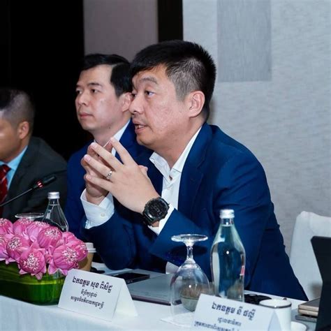 ឧកញ៉ា តាន់ មុនីវណ្ណ តំណាងអ្នកឧកញ៉ា គិត ម៉េង ចូលរួមកិច្ចប្រជុំក្រុមប្រឹក្សាភិបាលសិក្សាទីផ្សារ