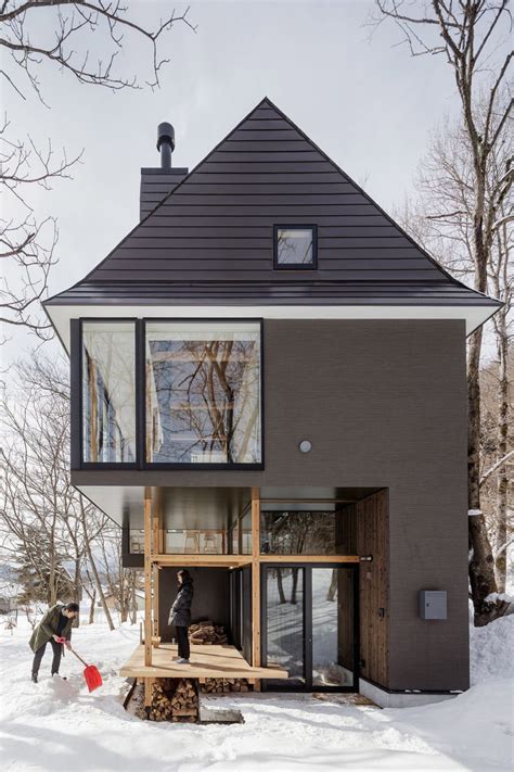 Interlocking Indoor And Outdoor Levels Bring Japanese House Closer To