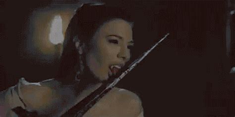 Гифка Сдох Сексуально Горячо Жарко Мертвый Вампир Ночь страха 2