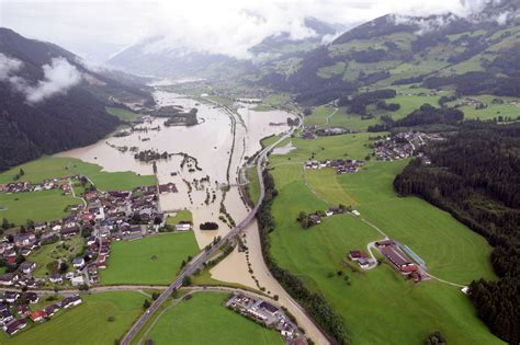 Netilion von Endress Hauser Hochwasser rechtzeitig vorhersehen mit Sensorik und Künstlicher