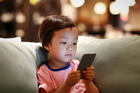 تماشای طولانی مدت نمایشگرها بر رشد کودکان تاثیر منفی دارد تکراتو