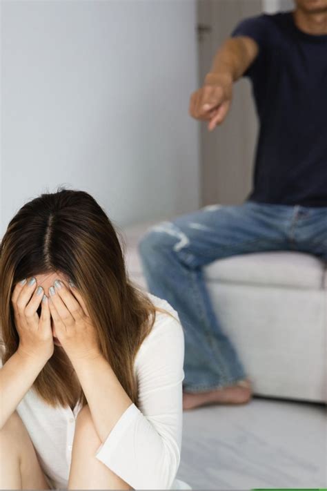 When He Puts His Hand On Your Thigh While Driving 10 Things It Means