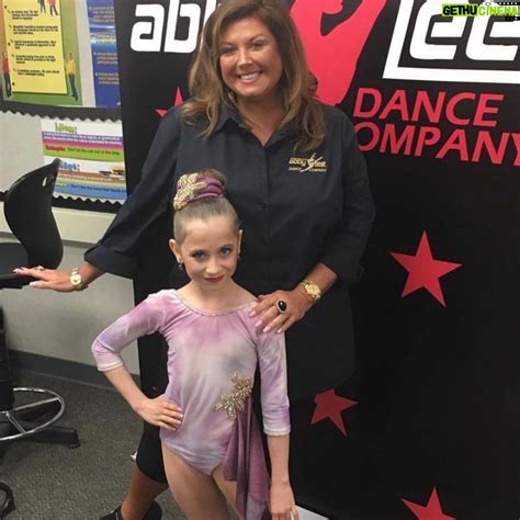 Abby Miller Wiki Biography Age Gallery Spouse And More