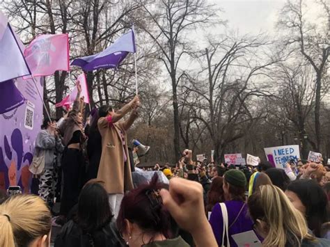 Как в Казахстане принимают закон о домашнем насилии и преследуют тех кто помогает жертвам Bbc