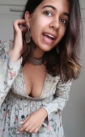 Instagrammer Sejal Big Boobs Downblouse Nipple Porn Pictures Xxx