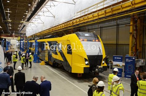 First 16ev Emu For Pasažieru Vilciens Presented Railvolution