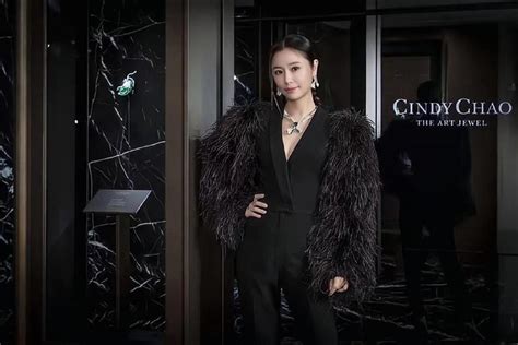 林心如同框林熙蕾，女霸总造型很用力，却不如林熙蕾松弛感显高级 哔哩哔哩
