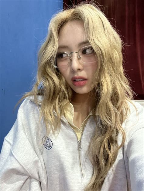 Pin By 사랑💟 On Itzy Itzy Girl Kpop Girl Bands
