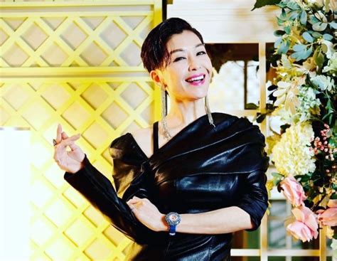 尪新婚13天暴斃 女星傳吞6億淚崩