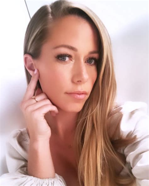 Kendra Wilkinson On Instagram Milking This Feeling Right Now Feeling