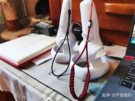 Pico手绳改造1 我的手柄手绳是有爱心和四叶草的手链 知乎