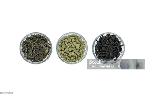 3 유명한 중국 아이스 티 황산 Maofeng 녹차 인삼 우롱차와 다 홍 파 오 우롱차 차 닫기 최대 고립 0명에 대한 스톡 사진 및 기타 이미지 Istock