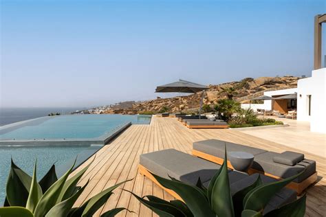 A Greek Fashion Designer Lists Her Impressive Oceanfront Mykonos Villa For 28 Million Galerie