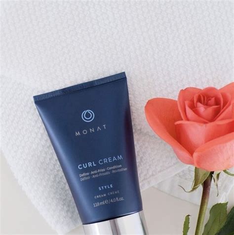 Lightweight Curl Cream For Bouncy Curls