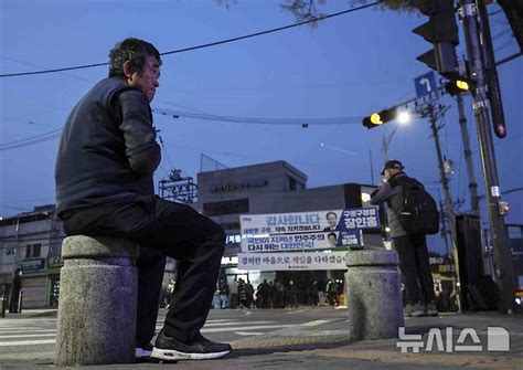 직장 없는 家長 늘어났다4050 고용한파에 우울증 적신호 세쓸통