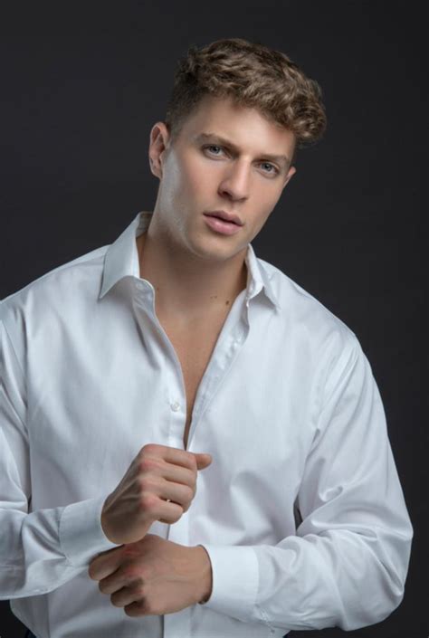 Daryn Alexander Dynamisch En Multi Getalenteerd Is Veel Van Plan Met Suriname Dagblad Suriname