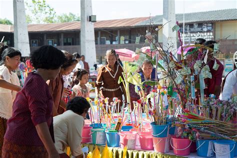 สินรินทร์สเตชั่น ประมวลภาพ รวมญาติสร้างช้างสีดอ Facebook