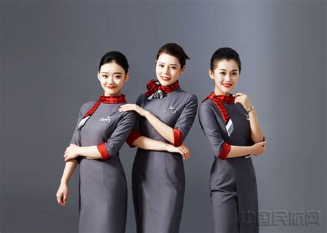 红土航空全新乘务制服发布（组图） 中国民航网