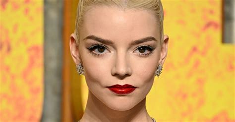 Anya Taylor Joy Does The Pantless Trend With A Black Swan Edge The Vital Fashion