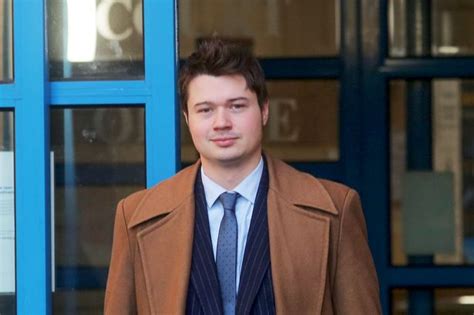 Ator De Sex Education é Condenado A 15 Anos De Prisão Por Abus0 De Adolescentes Predador Sexul