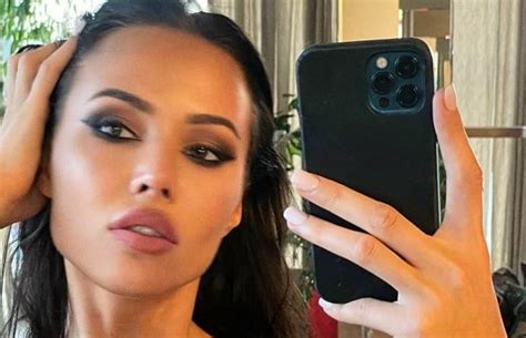 Анастасия Решетова сдержала обещание и улетела с сыном Ратмиром из Москвы