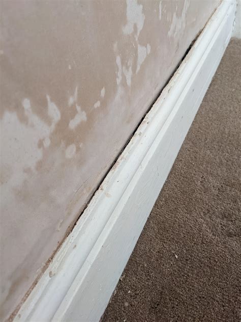 1cm Gap Between Skirting And Wall Best Way To Patch Seems Too Big To Caulk Rdiyuk