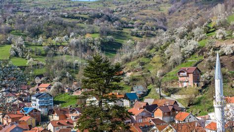Још један напад на Србе на КиМ Непознати разбојници провалили у кућу Илића у Сувом Долу — Rt Balkan