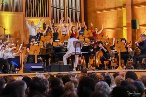Концертът Abba Symphonie на Плевенска и Софийска филхармония със солисти Люси Дяковска и