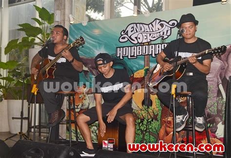 Gambar Foto Endank Soekamti Saat Peluncuran Album Baru Kolaborasoe Foto 2 Dari 8