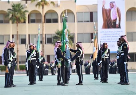 كلية الملك خالد العسكرية تعلن أرقام القبول لحملة الثانوية والشهادة